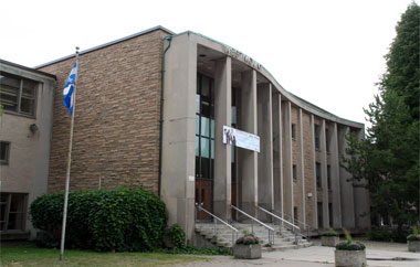 Westmount High School in Montréal, Kanada | TravelWorks